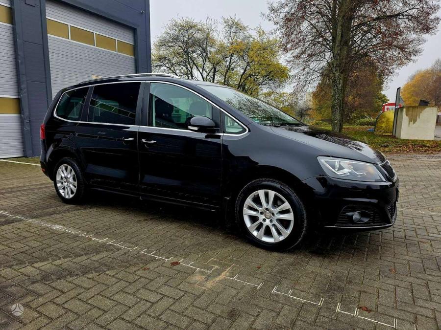 Black SEAT Alhambra 2013 in Kretinga, with an engine capacity of 1.97 L and mileage of 235 thousand km for 8499 €, photo 11 on AUTOMOTO.COM.LV