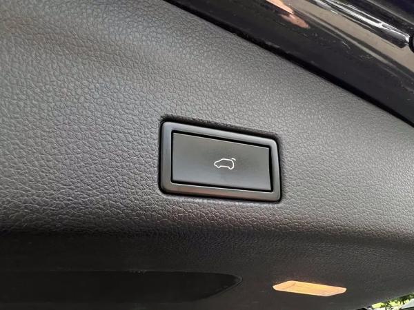 Melns SEAT Alhambra 2013 Rīga, ar dzinēja tilpumu 2.00 L un nobraukumu 203 tūkst. km par 10950 €, foto 8 vietnē AUTOMOTO.COM.LV