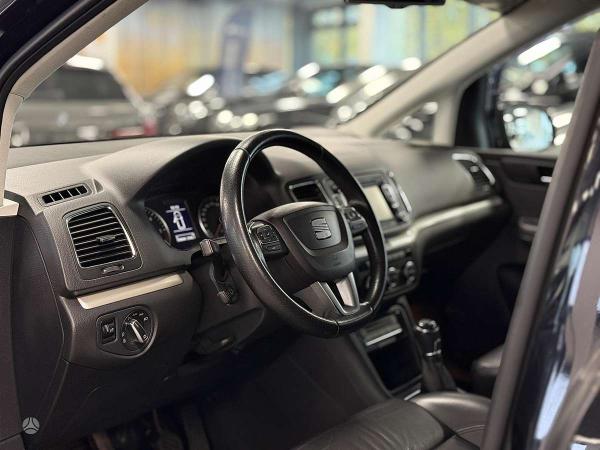 Melns SEAT Alhambra 2013 Klaipėda, ar dzinēja tilpumu 1.97 L un nobraukumu 239 tūkst. km par 12900 €, foto 4 vietnē AUTOMOTO.COM.LV