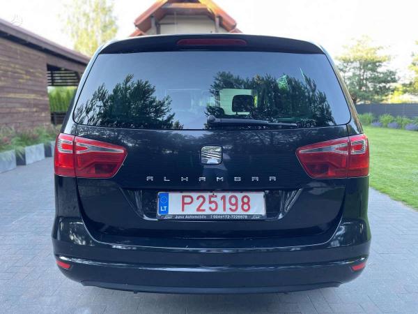 Black SEAT Alhambra 2014 in Druskininkai, with an engine capacity of 1.97 L and mileage of 299 thousand km for 7490 €, photo 5 on AUTOMOTO.COM.LV