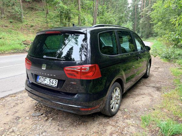 Black SEAT Alhambra 2014 in Vilnius, with an engine capacity of 1.97 L and mileage of 287 thousand km for 8300 €, photo 6 on AUTOMOTO.COM.LV