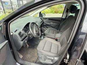 Black SEAT Alhambra 2014 in Vilnius, with an engine capacity of 1.97 L and mileage of 287 thousand km for 8300 €, photo 12 on AUTOMOTO.COM.LV