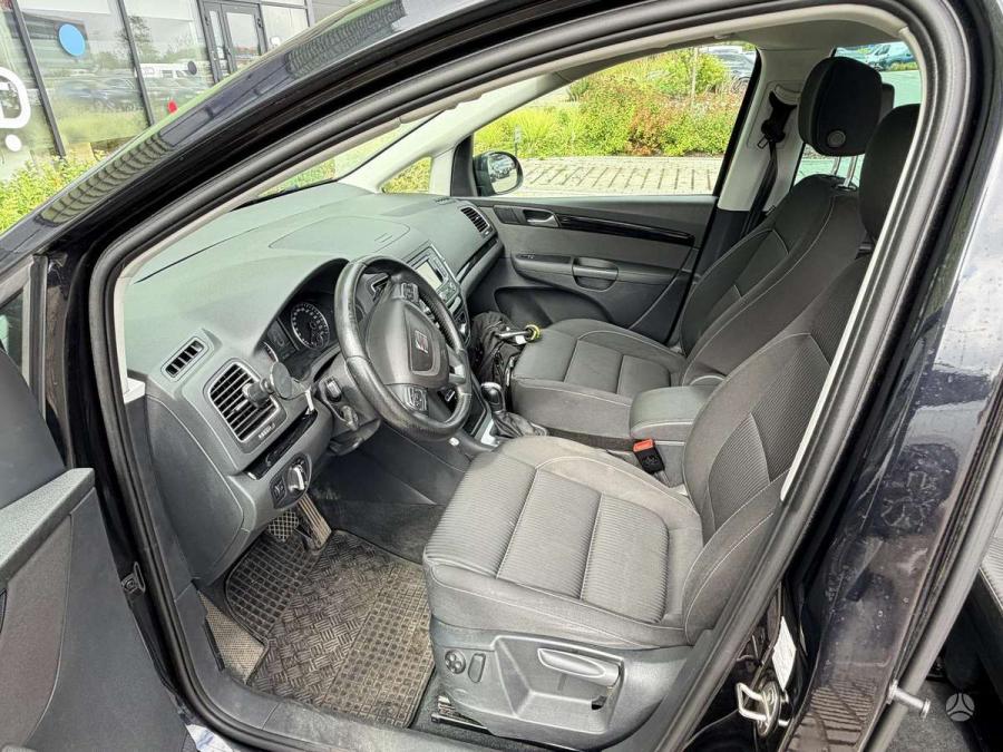 Black SEAT Alhambra 2014 in Vilnius, with an engine capacity of 1.97 L and mileage of 287 thousand km for 8300 €, photo 12 on AUTOMOTO.COM.LV