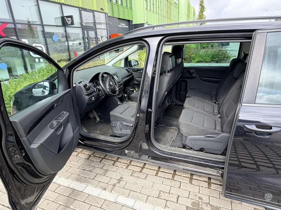 Black SEAT Alhambra 2014 in Vilnius, with an engine capacity of 1.97 L and mileage of 287 thousand km for 8300 €, photo 13 on AUTOMOTO.COM.LV