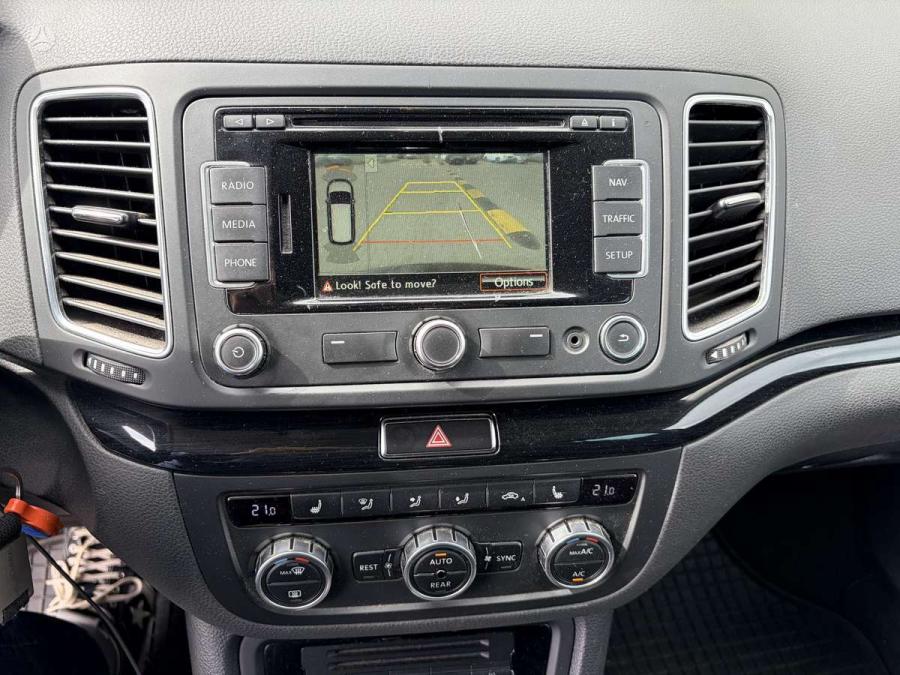 Black SEAT Alhambra 2014 in Vilnius, with an engine capacity of 1.97 L and mileage of 287 thousand km for 8300 €, photo 15 on AUTOMOTO.COM.LV