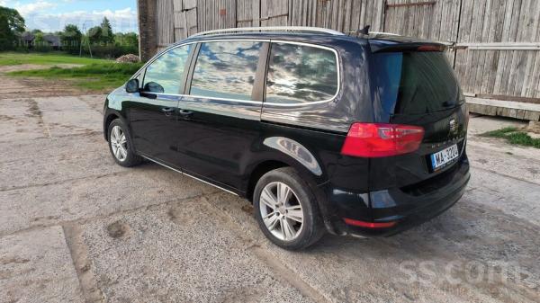 Melns SEAT Alhambra 2015 Rīga, ar dzinēja tilpumu 2.00 L un nobraukumu 227 tūkst. km par 8950 €, foto 1 vietnē AUTOMOTO.COM.LV