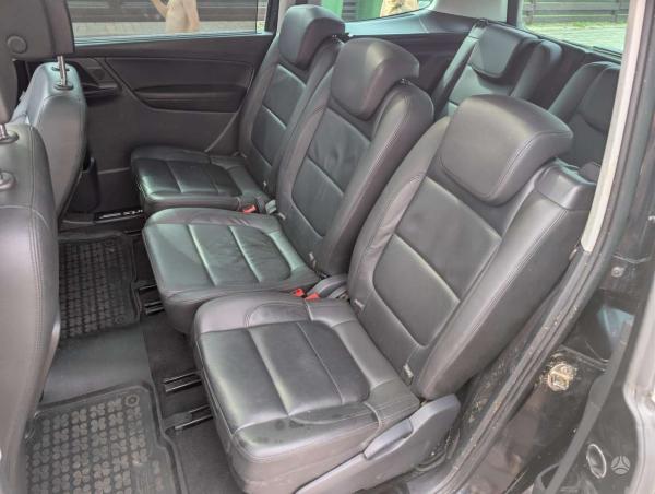 Melns SEAT Alhambra 2015 Kauņa, ar dzinēja tilpumu 2.00 L un nobraukumu 294 tūkst. km par 9500 €, foto 7 vietnē AUTOMOTO.COM.LV
