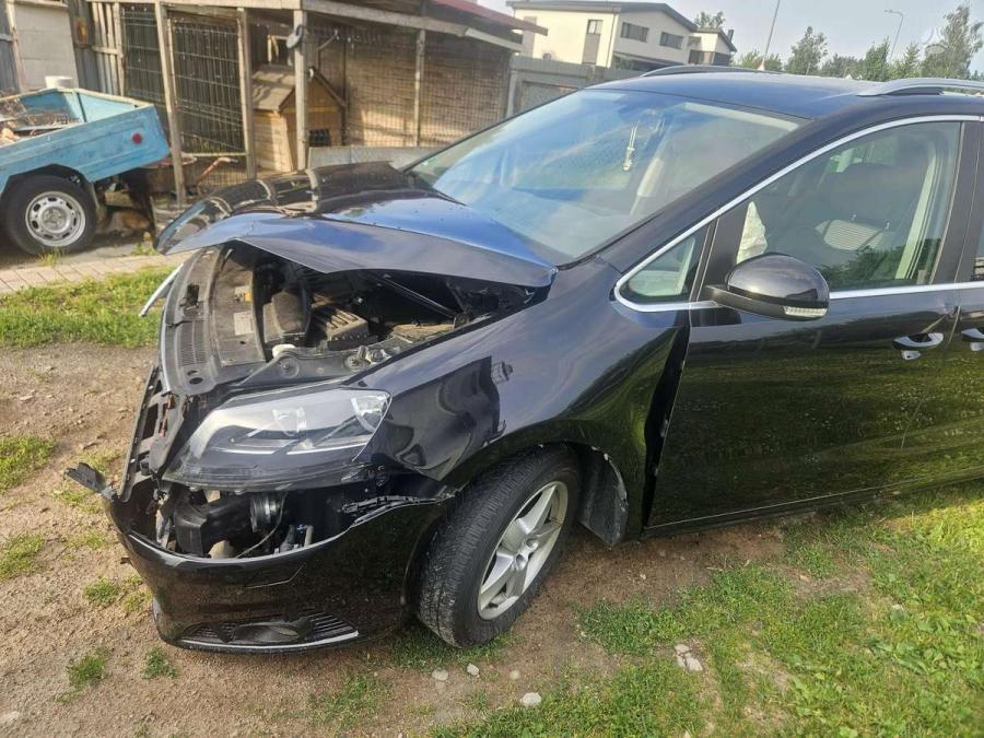 Melns SEAT Alhambra 2015 Viļņa, ar dzinēja tilpumu 1.97 L un nobraukumu 270 tūkst. km par 2900 €, foto 8 vietnē AUTOMOTO.COM.LV