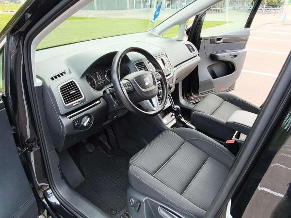 SEAT Alhambra 2015 KÄdainiai vietnÄ Melns SEAT Alhambra 2015 KÄdainiai, ar dzinÄja tilpumu 2.00 L un nobraukumu 270 tÅ«kst. km par 7700 ā¬, foto 9 vietnÄ AUTOMOTO.COM.LV