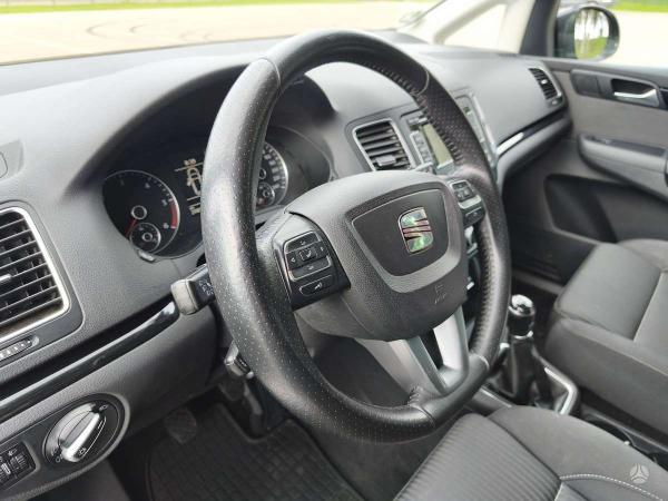 SEAT Alhambra 2015 KÄdainiai vietnÄ Melns SEAT Alhambra 2015 KÄdainiai, ar dzinÄja tilpumu 2.00 L un nobraukumu 270 tÅ«kst. km par 7700 ā¬, foto 11 vietnÄ AUTOMOTO.COM.LV