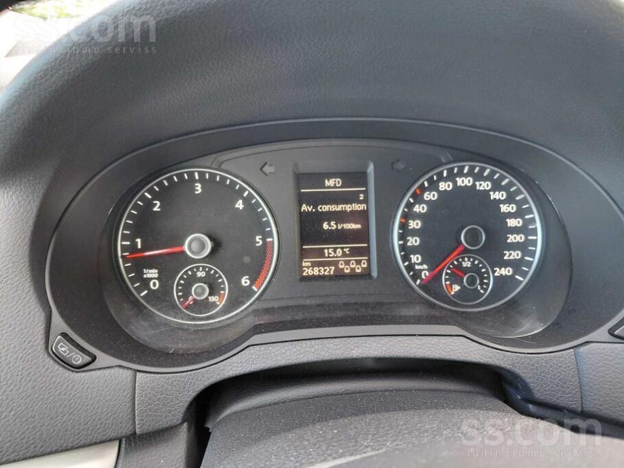 Black SEAT Alhambra 2015 in Riga, with an engine capacity of 2.00 L and mileage of 268 thousand km for 7200 €, photo 4 on AUTOMOTO.COM.LV