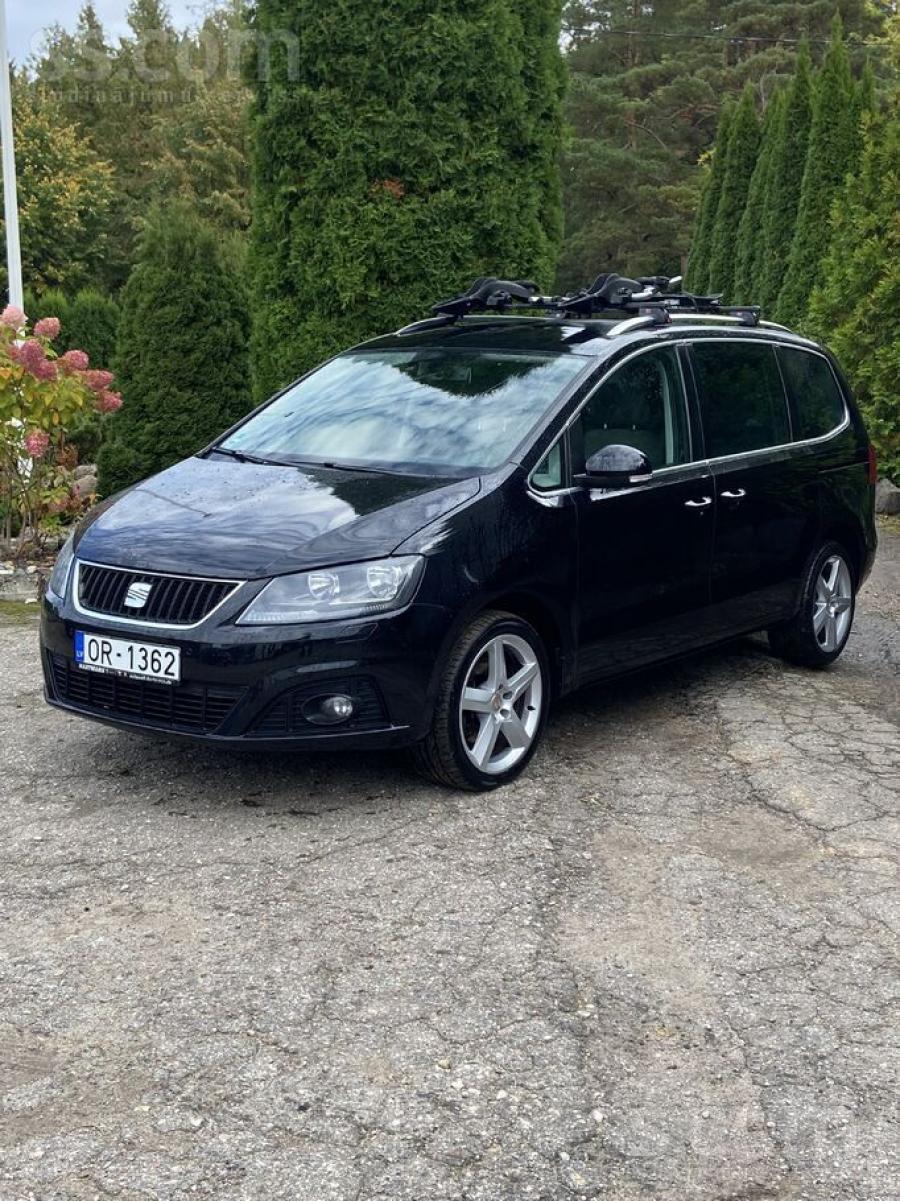 Black SEAT Alhambra 2015 in Dobele, with an engine capacity of 2.00 L and mileage of 261 thousand km for 7950 €, photo 1 on AUTOMOTO.COM.LV