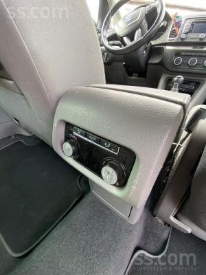 Black SEAT Alhambra 2015 in Dobele, with an engine capacity of 2.00 L and mileage of 261 thousand km for 7950 €, photo 8 on AUTOMOTO.COM.LV