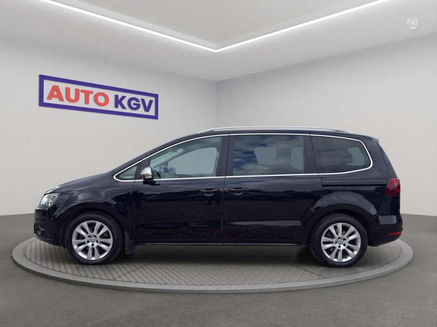 Black SEAT Alhambra 2015 in Kaunas, with an engine capacity of 2.00 L and mileage of 294 thousand km for 9799 €, photo 3 on AUTOMOTO.COM.LV