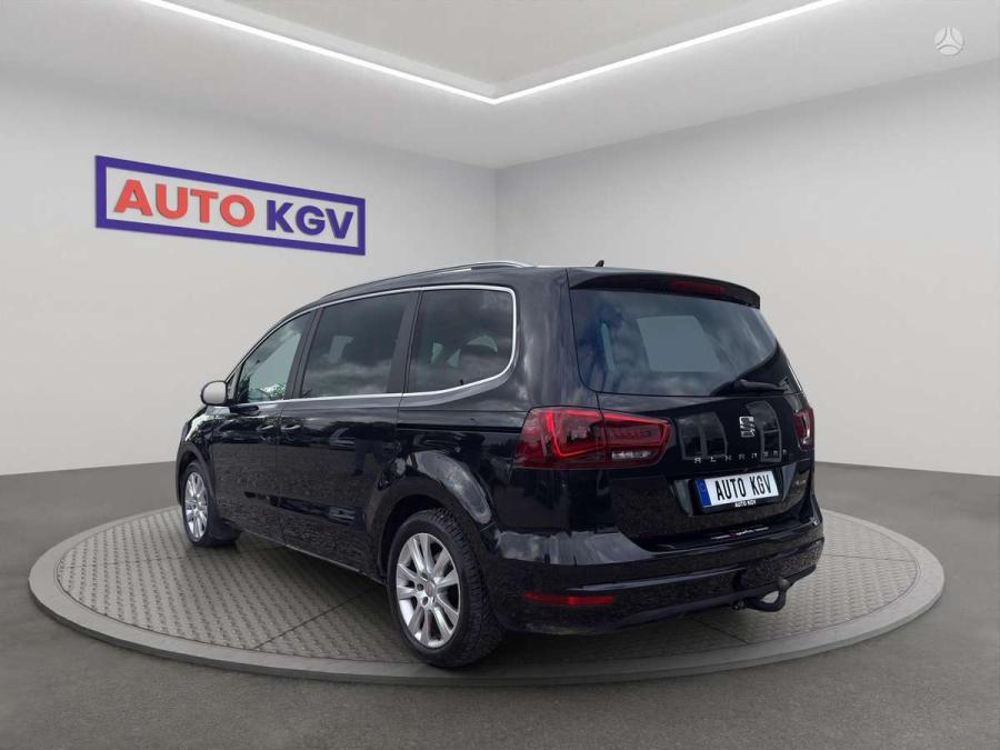 Black SEAT Alhambra 2015 in Kaunas, with an engine capacity of 2.00 L and mileage of 294 thousand km for 9799 €, photo 4 on AUTOMOTO.COM.LV