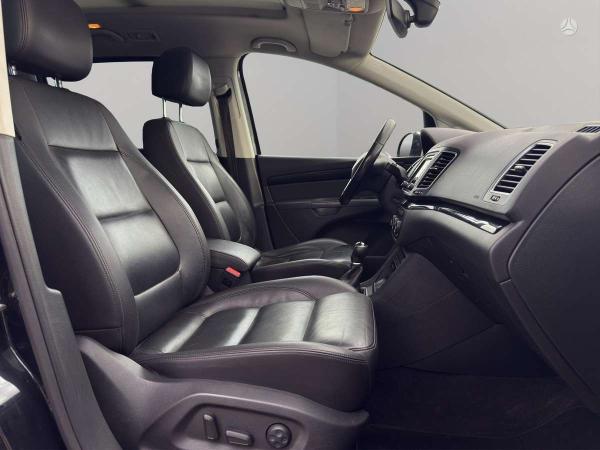 Melns SEAT Alhambra 2015 Kauņa, ar dzinēja tilpumu 2.00 L un nobraukumu 294 tūkst. km par 9799 €, foto 9 vietnē AUTOMOTO.COM.LV