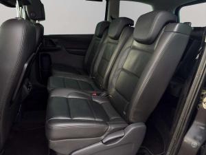 Black SEAT Alhambra 2015 in Kaunas, with an engine capacity of 2.00 L and mileage of 294 thousand km for 9799 €, photo 13 on AUTOMOTO.COM.LV