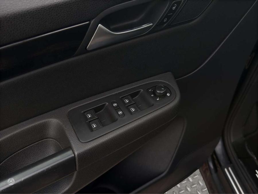 Black SEAT Alhambra 2015 in Kaunas, with an engine capacity of 2.00 L and mileage of 294 thousand km for 9799 €, photo 15 on AUTOMOTO.COM.LV