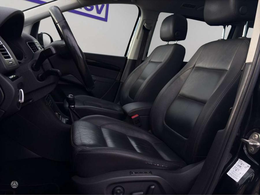 Black SEAT Alhambra 2015 in Kaunas, with an engine capacity of 2.00 L and mileage of 294 thousand km for 9799 €, photo 16 on AUTOMOTO.COM.LV
