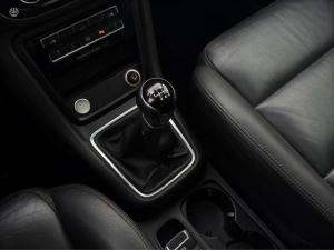 Black SEAT Alhambra 2015 in Kaunas, with an engine capacity of 2.00 L and mileage of 294 thousand km for 9799 €, photo 17 on AUTOMOTO.COM.LV