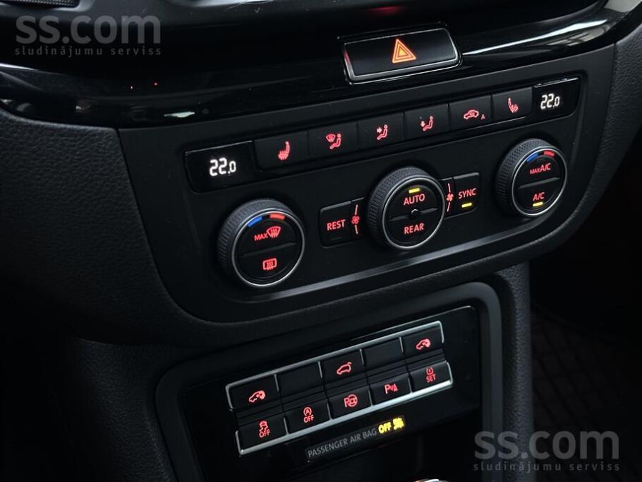 Black SEAT Alhambra 2017 in Jelgava, with an engine capacity of 2.00 L and mileage of 215 thousand km for 13000 €, photo 6 on AUTOMOTO.COM.LV