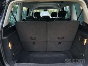 Black SEAT Alhambra 2017 in Jelgava, with an engine capacity of 2.00 L and mileage of 215 thousand km for 13000 €, photo 7 on AUTOMOTO.COM.LV