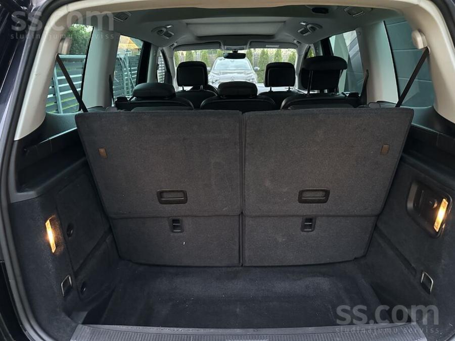 Black SEAT Alhambra 2017 in Jelgava, with an engine capacity of 2.00 L and mileage of 215 thousand km for 13000 €, photo 7 on AUTOMOTO.COM.LV