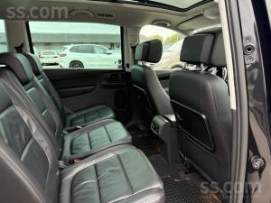 Melns SEAT Alhambra 2017 Jelgava, ar dzinēja tilpumu 2.00 L un nobraukumu 210 tūkst. km par 11500 €, foto 14 vietnē AUTOMOTO.COM.LV