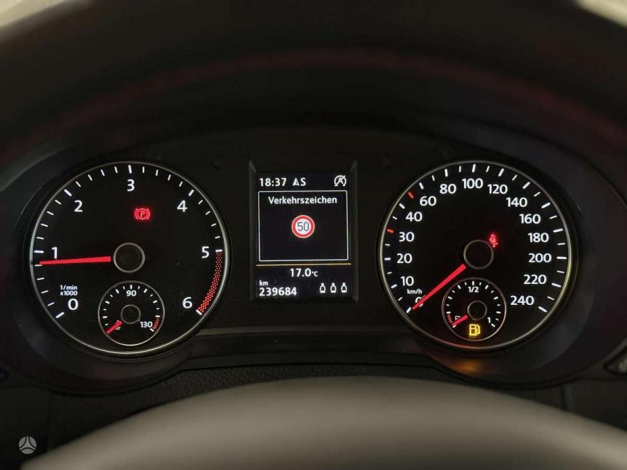 Black SEAT Alhambra 2020 in Klaipeda, with an engine capacity of 1.97 L and mileage of 239 thousand km for 15900 €, photo 11 on AUTOMOTO.COM.LV