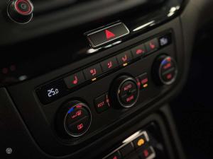 Black SEAT Alhambra 2020 in Klaipeda, with an engine capacity of 1.97 L and mileage of 239 thousand km for 15900 €, photo 34 on AUTOMOTO.COM.LV