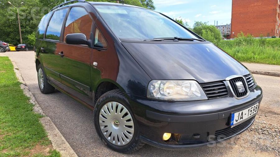 Melns SEAT Alhambra 2006 Daugavpils, ar dzinēja tilpumu 2.00 L un nobraukumu 378 tūkst. km par 1700 €, foto 3 vietnē AUTOMOTO.COM.LV