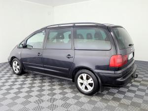 Black SEAT Alhambra 2007 in Tallinn, with an engine capacity of 1.90 L and mileage of 389 thousand km for 999 €, photo 13 on AUTOMOTO.COM.LV
