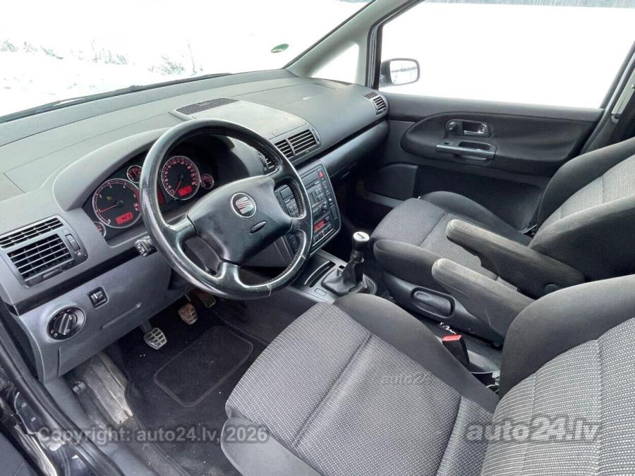 Melns SEAT Alhambra 2008 Tartu, ar dzinēja tilpumu 2.00 L un nobraukumu 220 tūkst. km par 3990 €, foto 9 vietnē AUTOMOTO.COM.LV