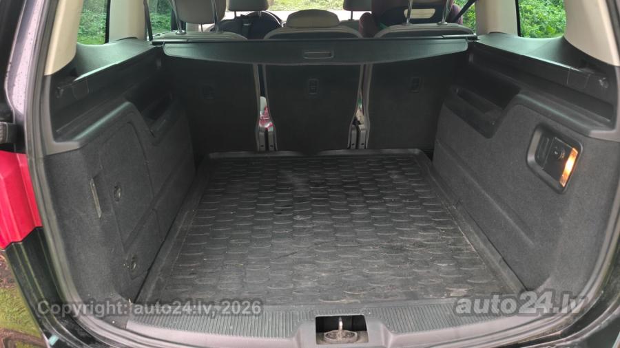 Black SEAT Alhambra 2011 in Saue, with an engine capacity of 2.00 L and mileage of 242 thousand km for 6000 €, photo 9 on AUTOMOTO.COM.LV