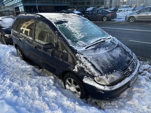 Blue SEAT Alhambra 2000 in Vilnius, with an engine capacity of 1.90 L and mileage of 285 thousand km for 650 €, photo 1 on AUTOMOTO.COM.LV