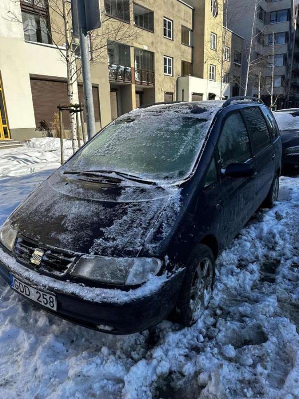 Zils SEAT Alhambra 2000 Viļņa, ar dzinēja tilpumu 1.90 L un nobraukumu 285 tūkst. km par 650 €, foto 2 vietnē AUTOMOTO.COM.LV