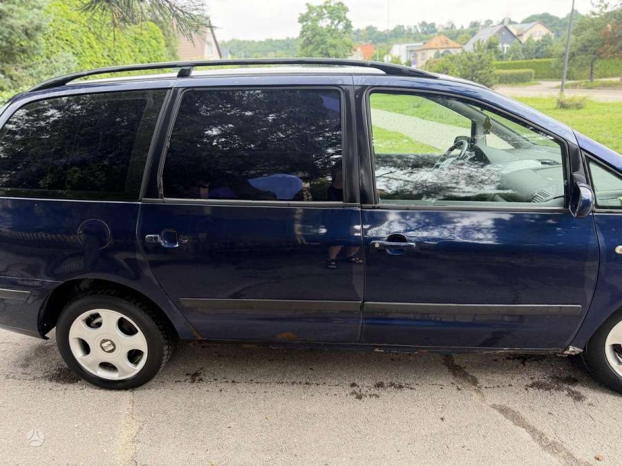 Blue SEAT Alhambra 2001 in Kaunas, with an engine capacity of 1.90 L and mileage of 500 thousand km for 800 €, photo 6 on AUTOMOTO.COM.LV