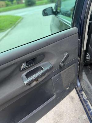 Blue SEAT Alhambra 2001 in Kaunas, with an engine capacity of 1.90 L and mileage of 500 thousand km for 800 €, photo 16 on AUTOMOTO.COM.LV