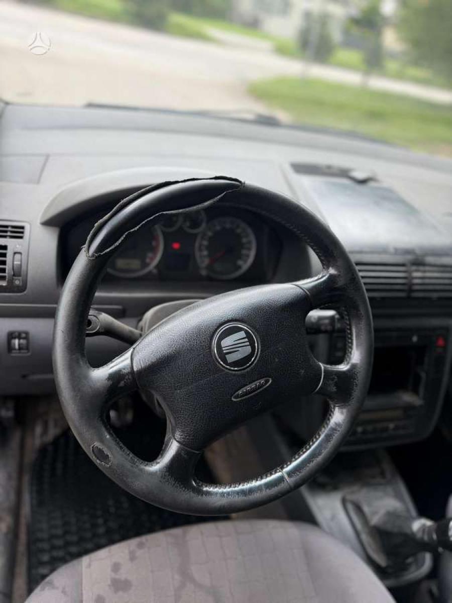 Blue SEAT Alhambra 2001 in Kaunas, with an engine capacity of 1.90 L and mileage of 500 thousand km for 800 €, photo 17 on AUTOMOTO.COM.LV