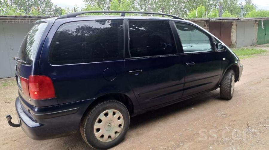 Blue SEAT Alhambra 2002 in Daugavpils, with an engine capacity of 1.90 L and mileage of 391 thousand km for 1550 €, photo 4 on AUTOMOTO.COM.LV