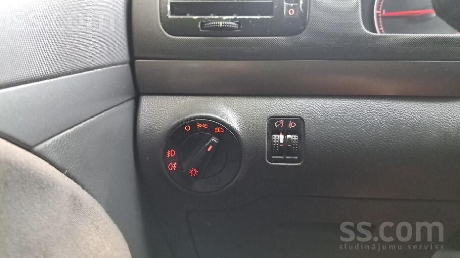 Blue SEAT Alhambra 2002 in Daugavpils, with an engine capacity of 1.90 L and mileage of 391 thousand km for 1550 €, photo 23 on AUTOMOTO.COM.LV