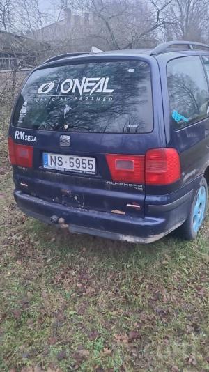 Blue SEAT Alhambra 2002 in Valmiera, with an engine capacity of 1.90 L and mileage of 416 thousand km for 600 €, photo 4 on AUTOMOTO.COM.LV