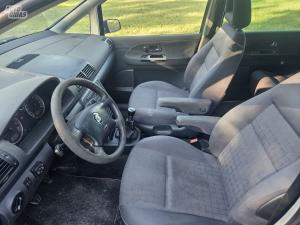 Blue SEAT Alhambra 2002 in Jonava, with an engine capacity of 1.90 L and mileage of 154 thousand km for 1450 €, photo 12 on AUTOMOTO.COM.LV