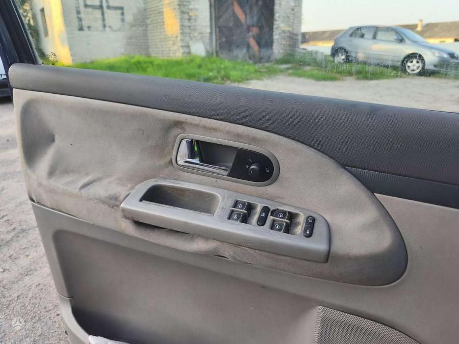 Zils SEAT Alhambra 2003 Viļņa, ar dzinēja tilpumu 1.90 L un nobraukumu 411 tūkst. km par 700 €, foto 9 vietnē AUTOMOTO.COM.LV