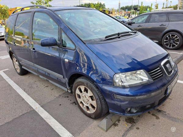 Blue SEAT Alhambra 2007 in Vilnius, with an engine capacity of 2.00 L and mileage of 363 thousand km for 1299 €, photo 3 on AUTOMOTO.COM.LV