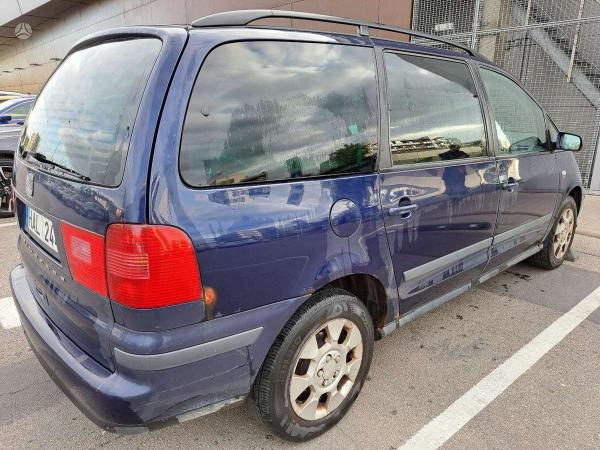 Blue SEAT Alhambra 2007 in Vilnius, with an engine capacity of 2.00 L and mileage of 363 thousand km for 1299 €, photo 4 on AUTOMOTO.COM.LV