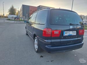 Blue SEAT Alhambra 2007 in Telschi, with an engine capacity of 2.00 L and mileage of 280 thousand km for 1350 €, photo 5 on AUTOMOTO.COM.LV