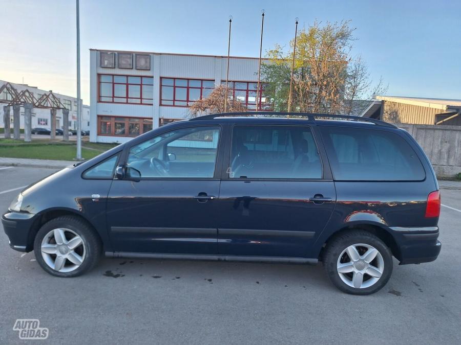 Blue SEAT Alhambra 2007 in Telschi, with an engine capacity of 2.00 L and mileage of 280 thousand km for 1350 €, photo 8 on AUTOMOTO.COM.LV