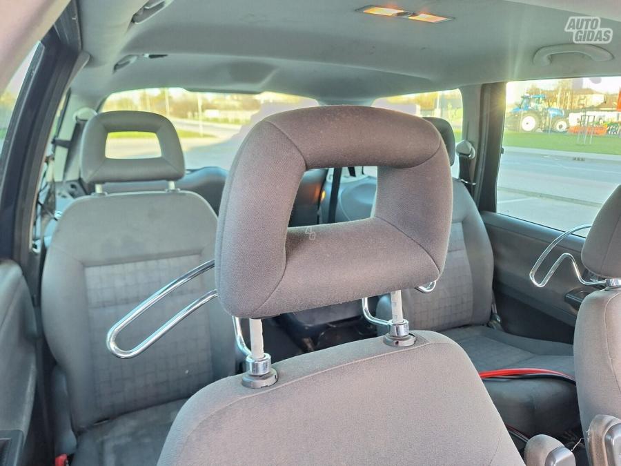 Blue SEAT Alhambra 2007 in Telschi, with an engine capacity of 2.00 L and mileage of 280 thousand km for 1350 €, photo 11 on AUTOMOTO.COM.LV