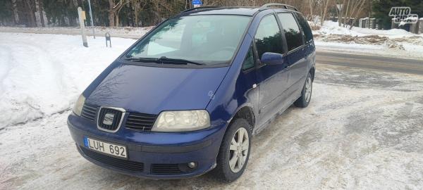 Blue SEAT Alhambra 2008 in Vilnius, with an engine capacity of 2.00 L and mileage of 320 thousand km for 2990 €, photo 2 on AUTOMOTO.COM.LV